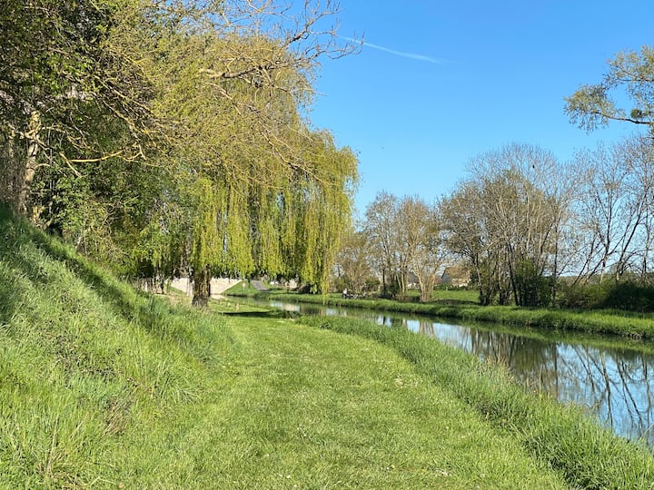 Maison Au Bord Du Canal Du Nivernais. Calme Assuré - Decize
