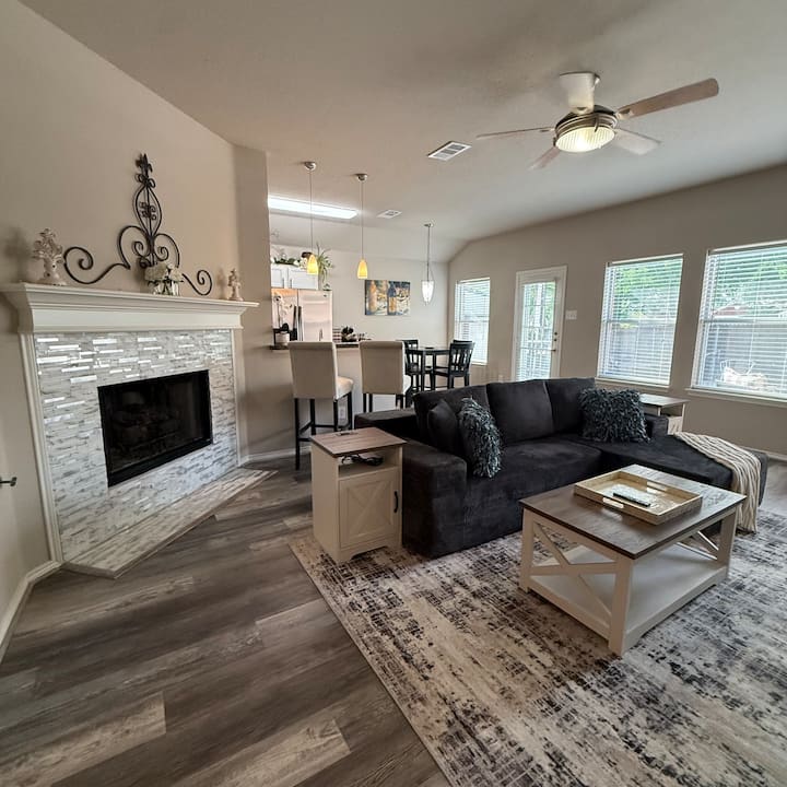 Rustic-chic Mansfield Matchday Retreat - 맨스필드