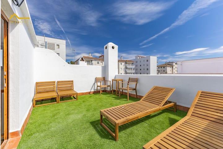 Hermosa Casa Con Vistas Al Mediterráneo En Cunit - Calafell