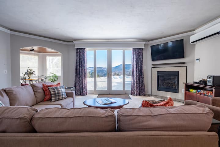 Nordic Village Resort | Château Classic King Suite - Jackson, NH