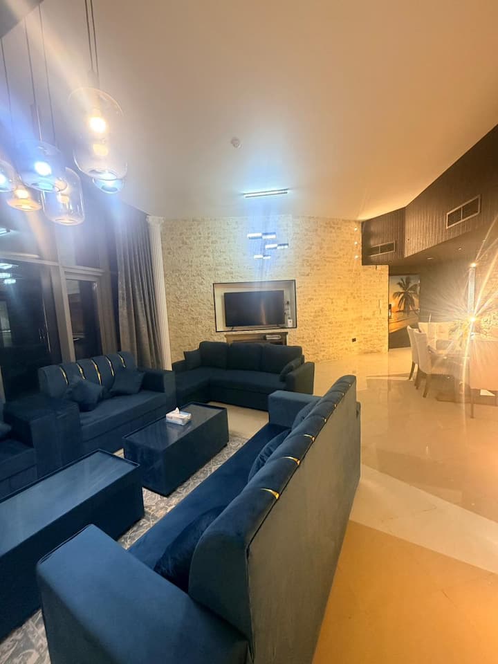 Cozy Sea-facing 2bhk Getaway - Ajman