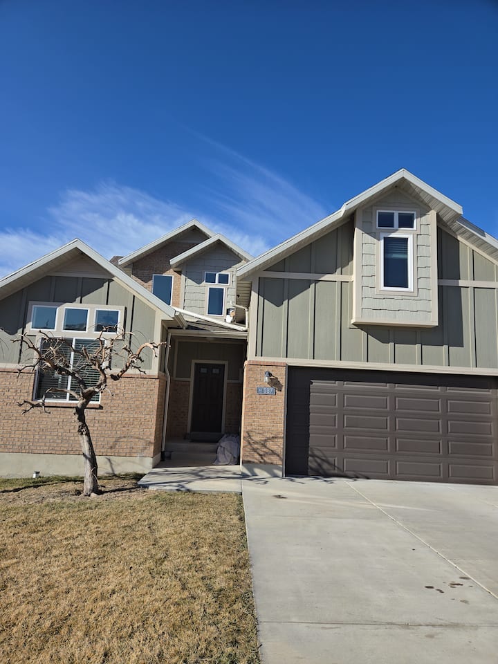 Shelly Bees Hive - Tony Grove Lake, UT