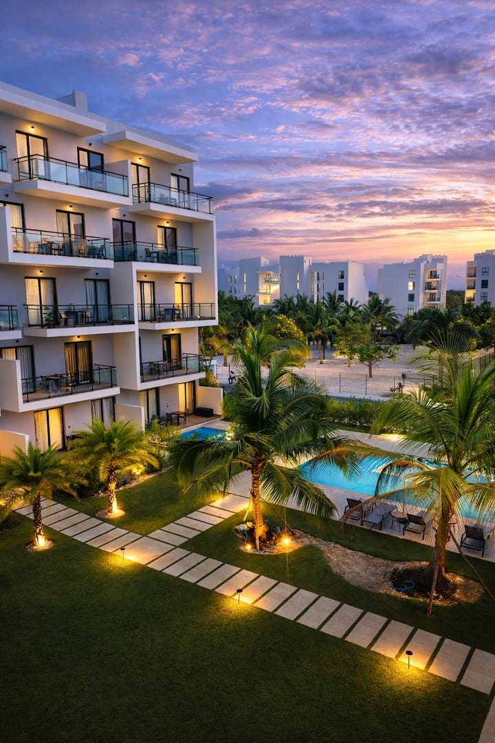 Luxury Punta Cana Oasis | Pool, Gym & Beach 8 Min. - Punta Cana