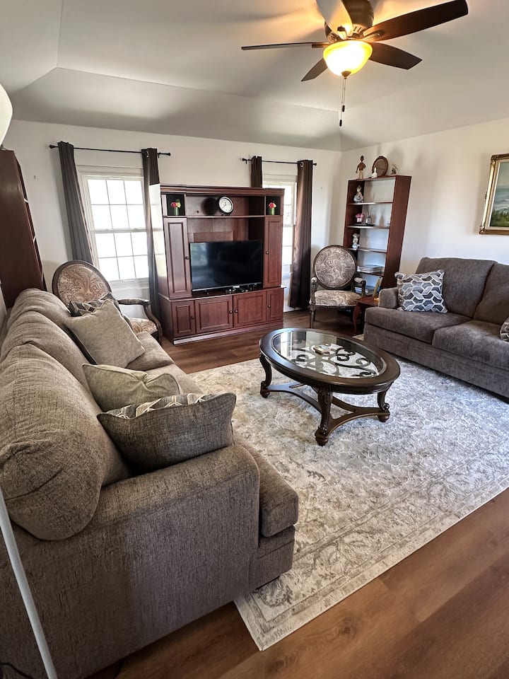 Cosy Cottage Upper Apartment - Bermuda