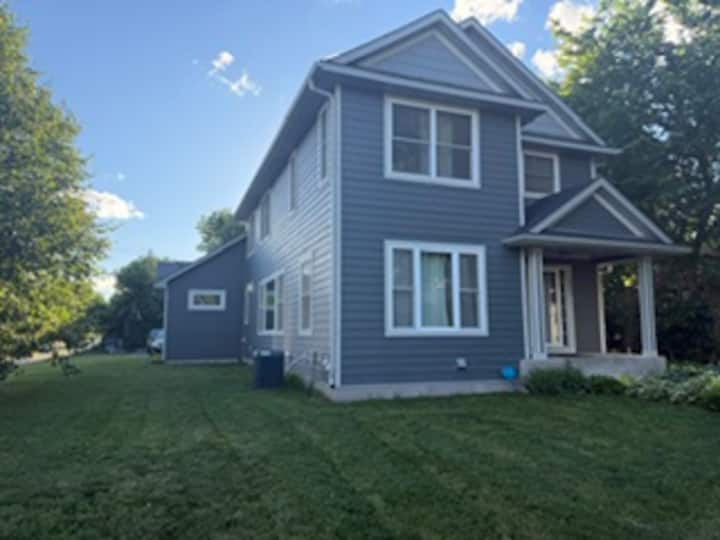 Twin Cities Retreat! Downtown + Outdoor Adventure! - Minneapolis, MN