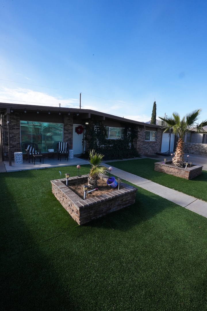 Spacious 4 Bed, 2 Bath Home With New Modern Layout - エル・パソ, TX