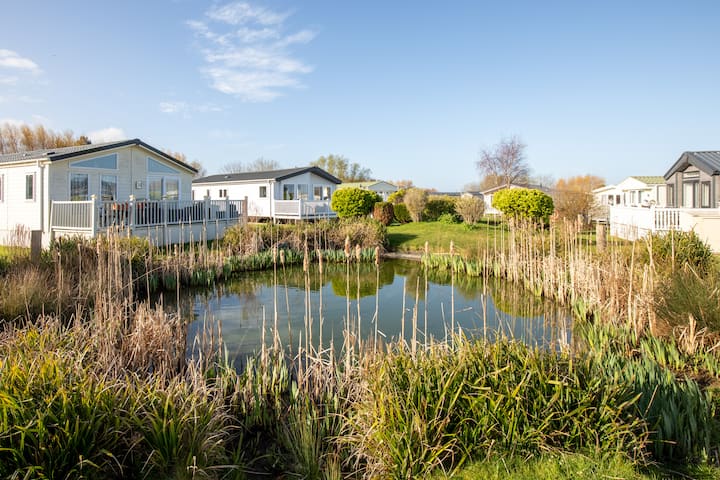 Stylish 2br Lodge | Walk To Beach | Facilities - Hunstanton