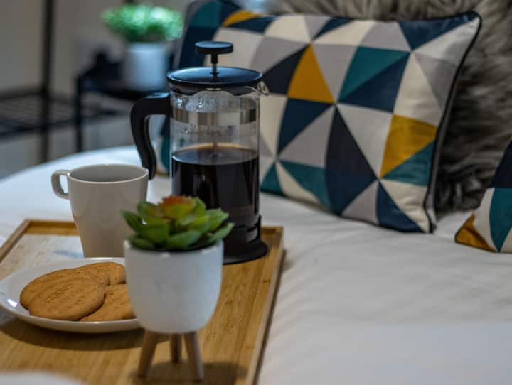 Sleeps 8 | Contractor Stay |Parking For 2| Savings - Southampton