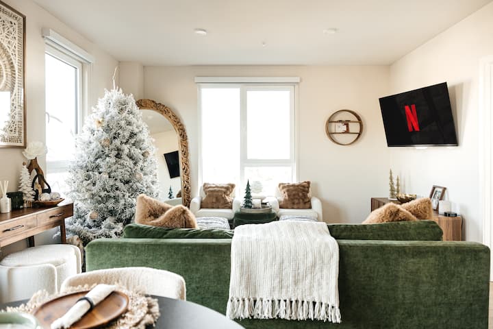 Modera Argyle Top Floor Hollywood Sign View - West Hollywood, CA