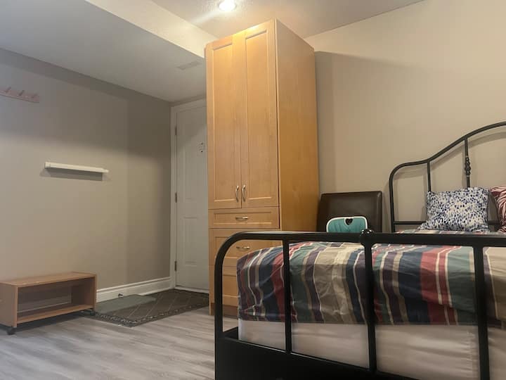 Separate Entrance To Yr Private Room Ensuite Bath - Markham