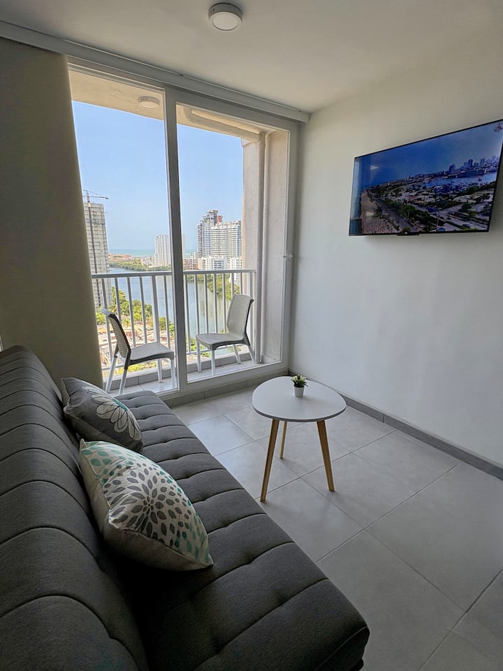 Apto Nuevo En Cartagena: Playa Y Mar A 200 Metros. - Cartagena