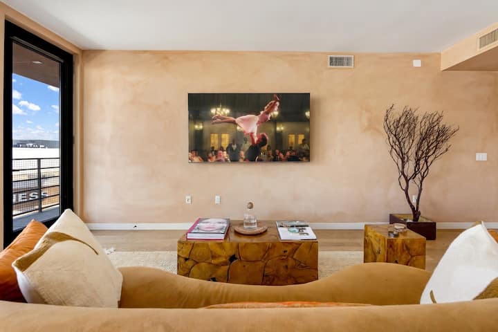 Hollywood Walk Of Fame 2br W Pool, Sauna, Gym - Pasadena, CA