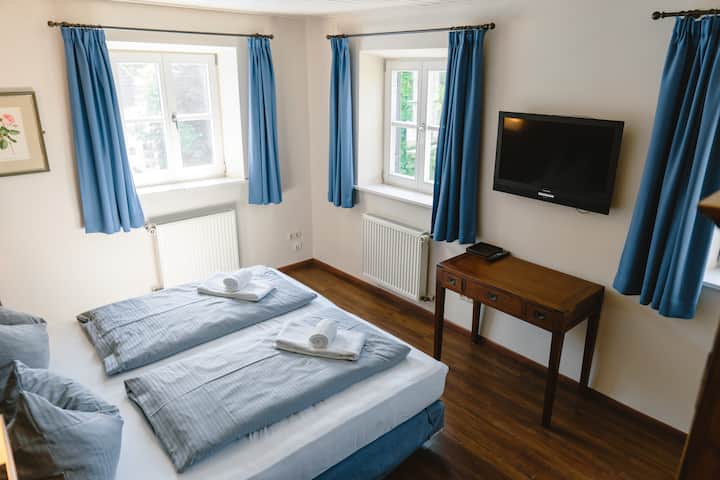 Cozy Family Room – Noon Mirch Hotel In Eching - Landshut