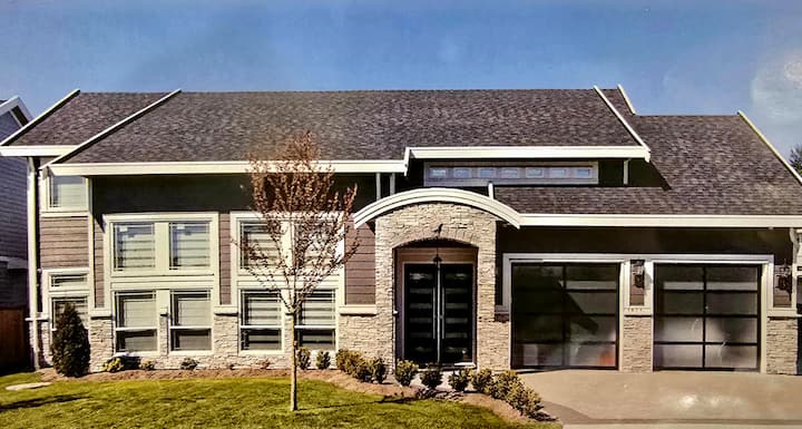 4 Bedrooms,5 Bath, 1 Media Room. - Tsawwassen