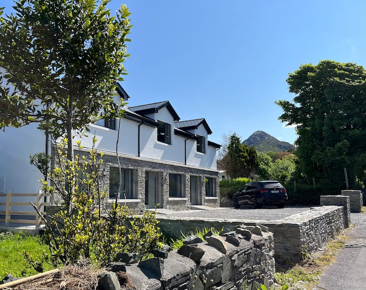 3 Townhouses Together – Ideal For Groups - Clifden