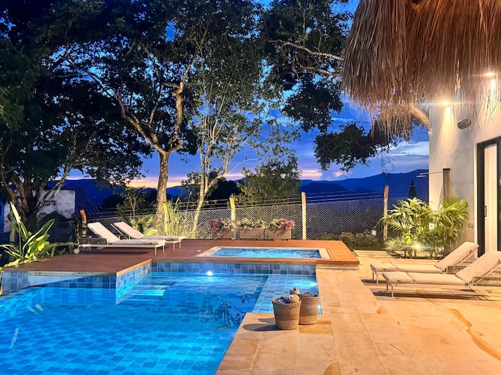 Madremonte Oasis: Piscina, Jacuzzi, Fogata Y Bbq - Anapoima