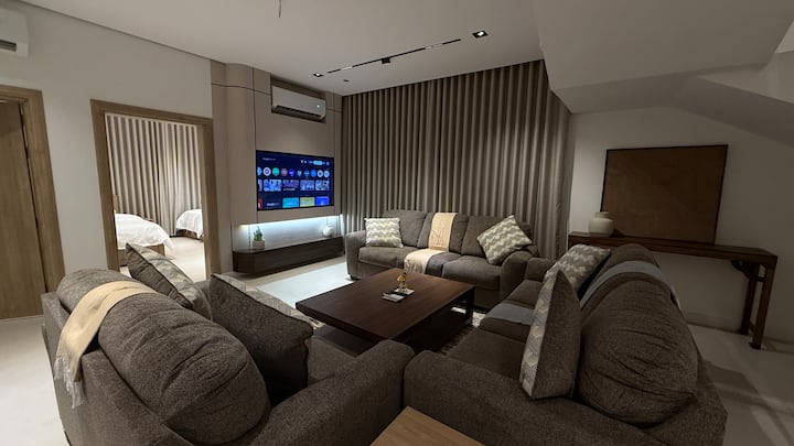 بثلاث غرف نوم تتسع ل9 اشخاص بجانب الراشد مول | B5 - Madinah