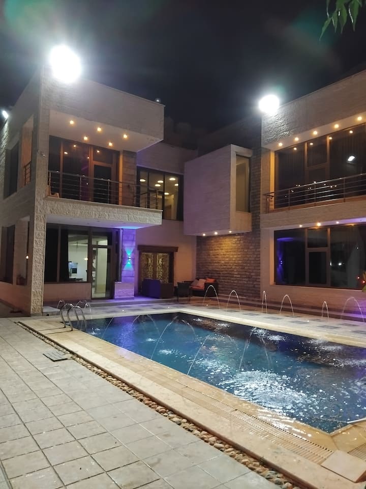 فيلا فاخرة بمسبح مدفأ وخصوصية تامة للعائلات - Jordan