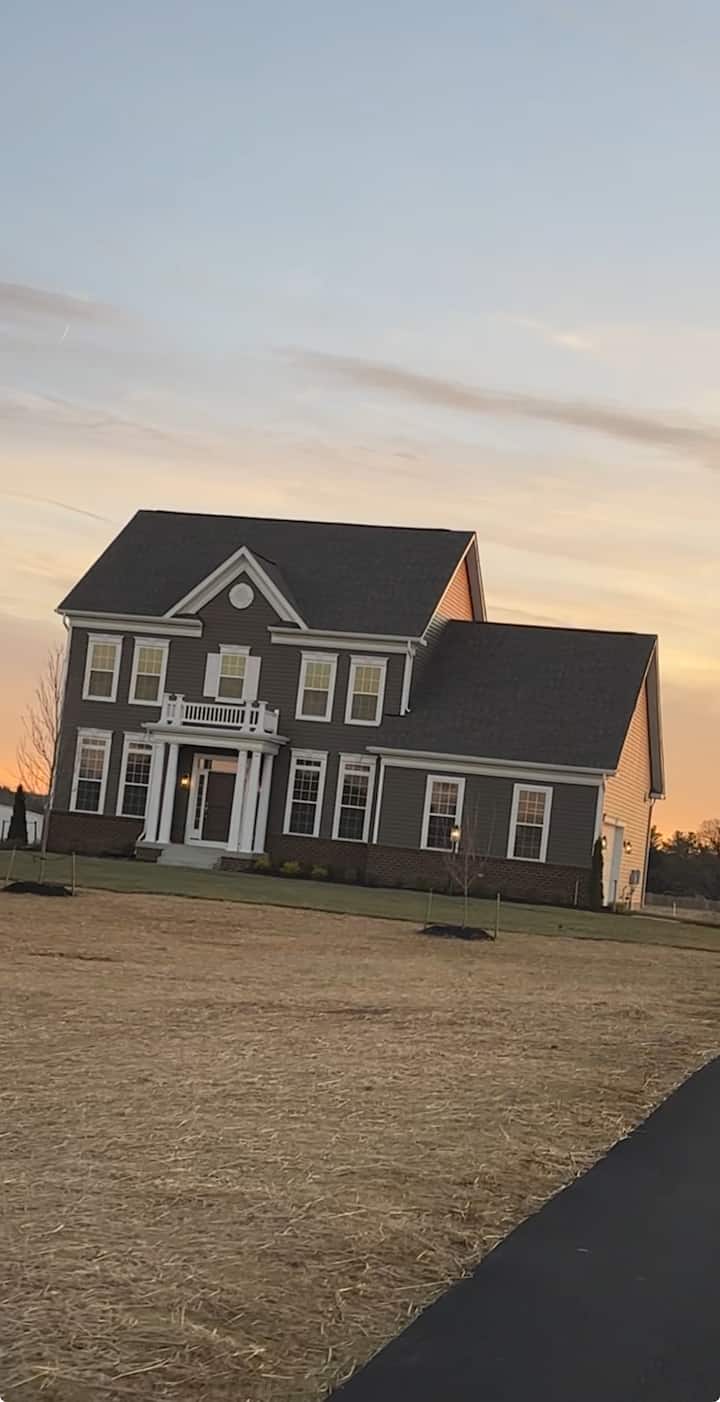 Resurgence | Luxury Countryside Retreat For Groups - GMU, Manassas