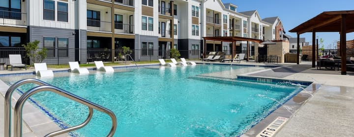 Luxury Comfort Near Gruene&river | 1br + Sofa Bed - New Braunfels, TX