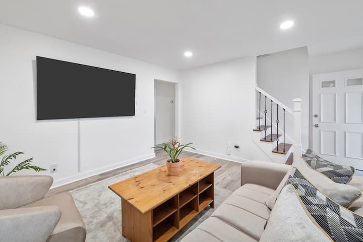 Modern Clifton Stay Near Nyc + Parking - Clifton, NJ