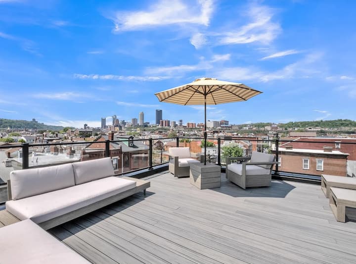 Modern Luxe Stay, Skyline Rooftop Lounge, Walkable - Pittsburgh