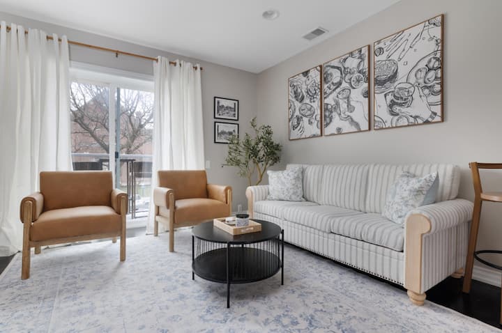 Stylish Downtown 2br – Luxury Comfort & Views - Royal Oak, MI