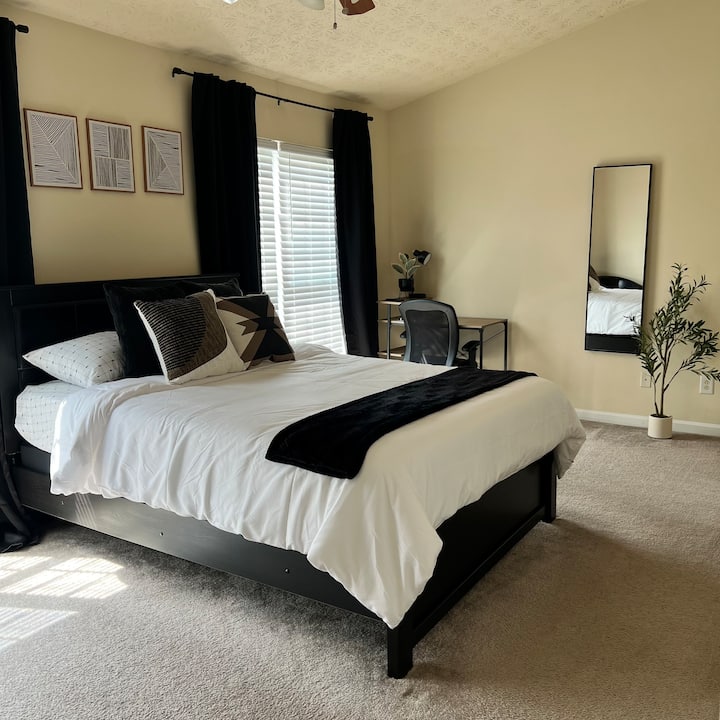 East Atlanta, Three Bedroom, Three Story Retreat. - SeaQuest Stonecrest, Stonecrest