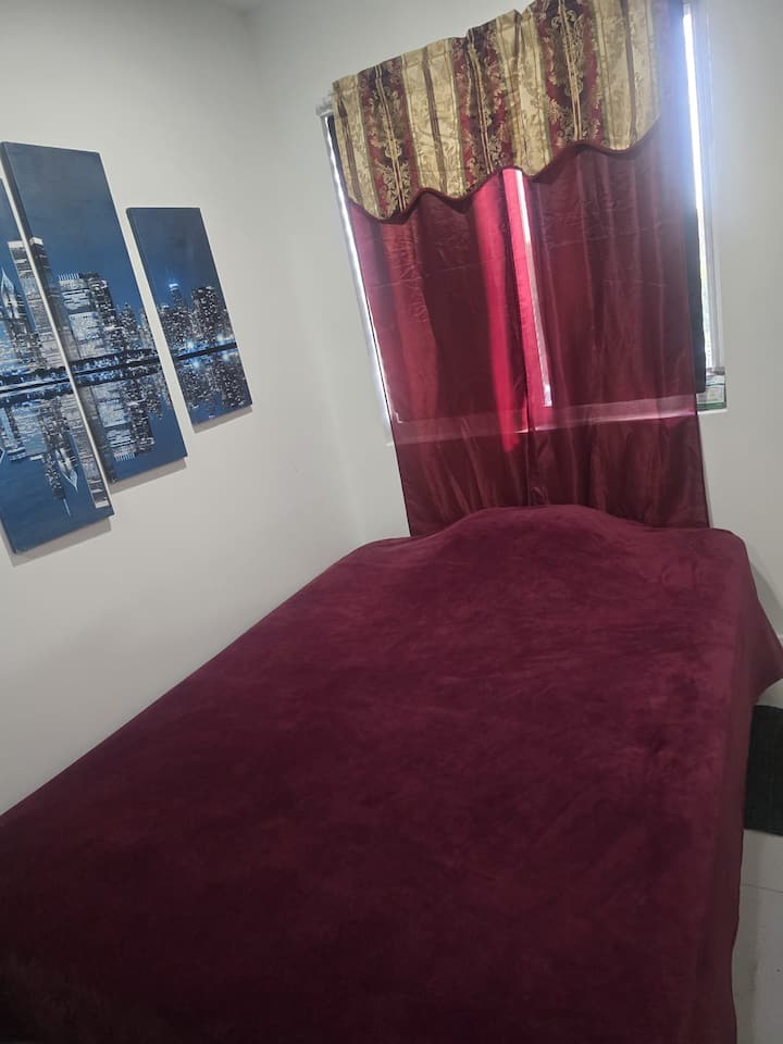 Podshare Semi Private Place To Sleep - Hialeah, FL