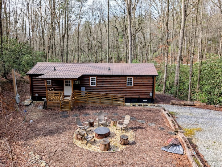 Cozy Cabin Near Lake Burton Clayton Dog Friendly! - Moccasin Creek State Park, Clarkesville