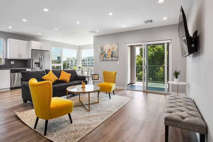 2br 3 Beds Hollywood Boulevard | Fast Wifi + Tv - Beverly Hills, CA