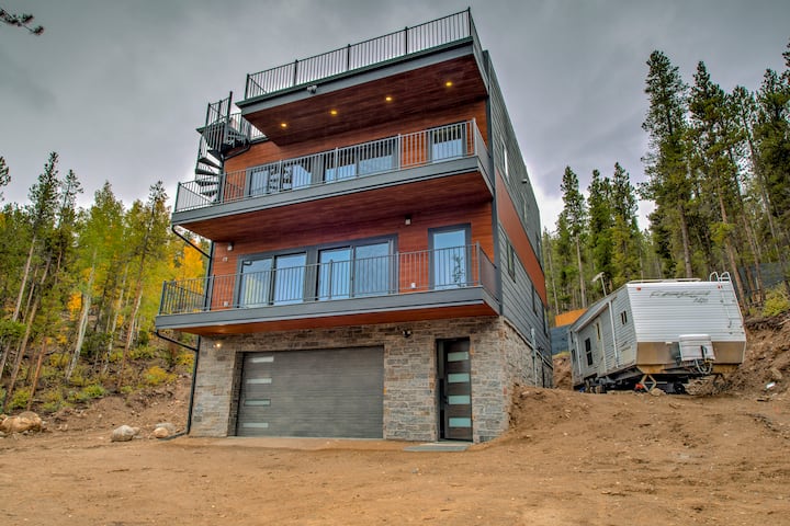 Modern Twin Lakes Retreat | Views & Privacy - Twin Lakes, CO