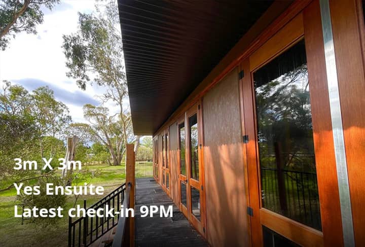 1 Queen Bed (Loft Style) With Bathroom (127a) - Stawell