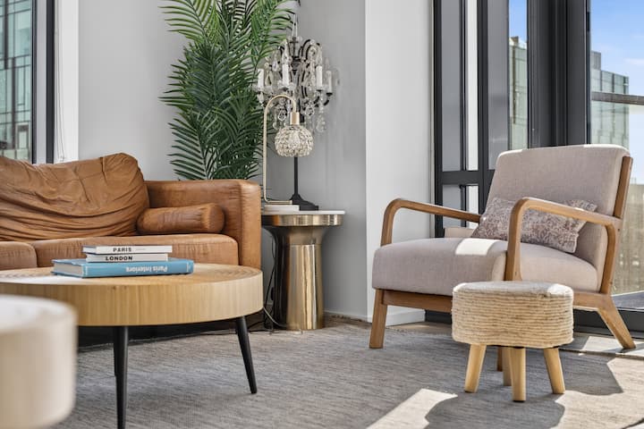 Elevated Ink Block 2bd/2ba Suite - Boston