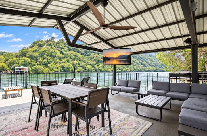 Lake Austin Bungalow | Private Dock | On The Water - West Lake Hills, TX