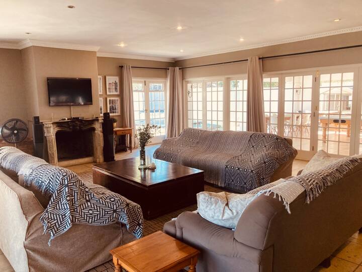 Magnificent Winelands Retreat - Paarl