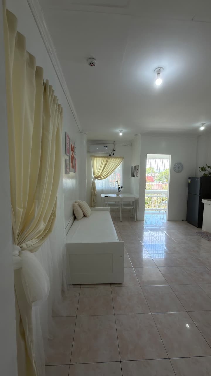 Modern White House Near Clark & Subic - Dinalupihan