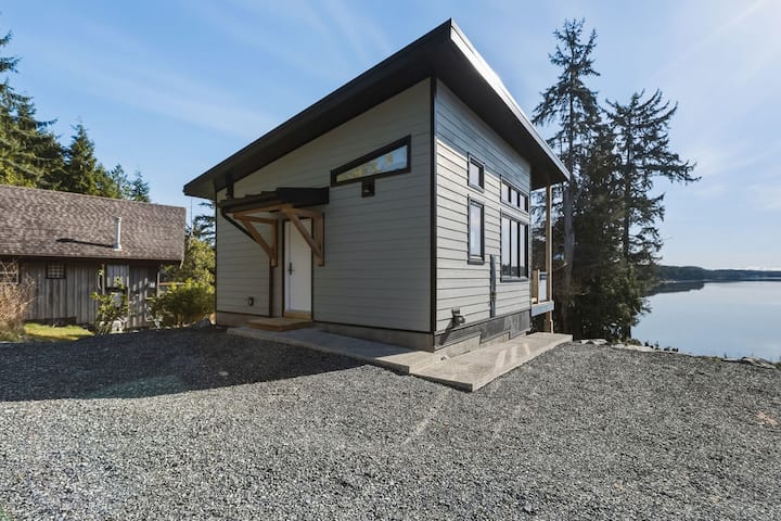 Calm Harbour Retreat - Canada