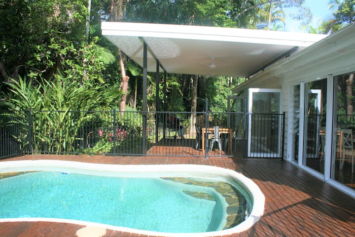 Atoll Close Queenslander With Private Heated Pool - Port Douglas
