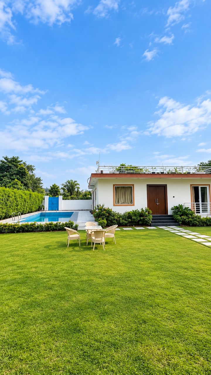 Shiv Kashi Farm - Premium 3bhk With Big Pool - 諾伊達