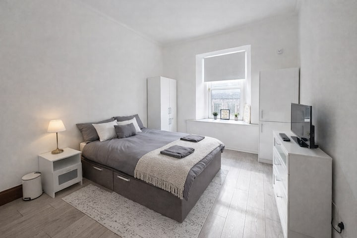 3br Apartment Free Parking Outside Ulez Zone Avail - Glasgow