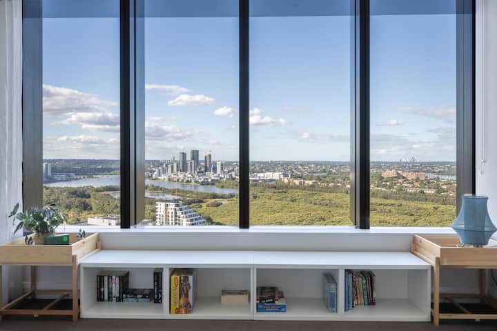 Cozy Cloud Retreat – High Floor 1br With Views - バーウッド