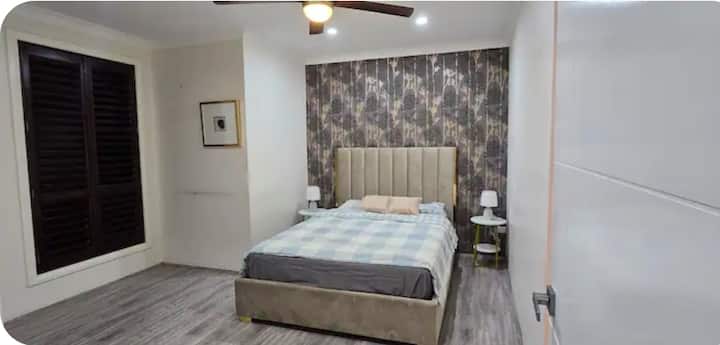 New 5 Bedroom Single Story House - Saint Marys, Australia