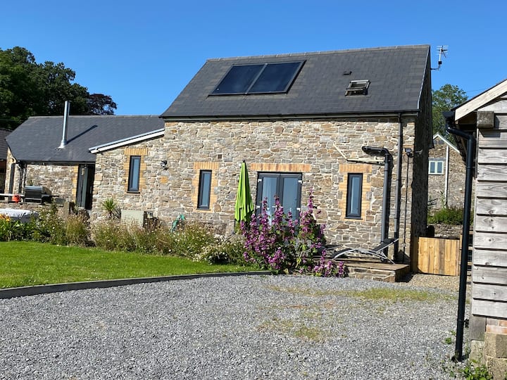 Threshing Barn Loft En-suite Private Entrance. - Llanelli