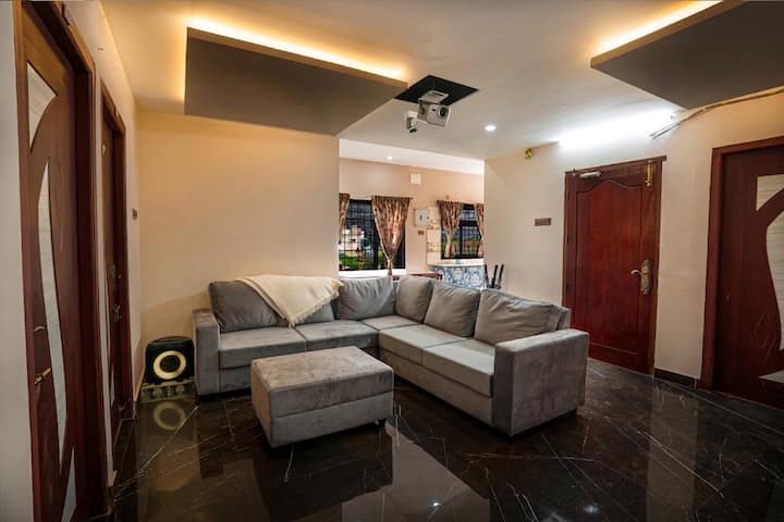 3bhk Cottage, 1km From Charing Cross, Ground Flr - ウダガマンダラム