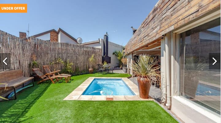 Spacious And Serene 9-unit House With Pool - Cape Town