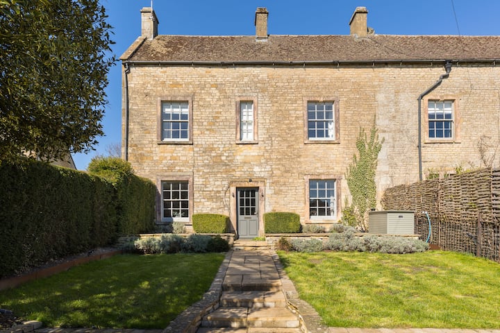Grade Ii Listed Townhouse | Garden | Parking - Stow-on-the-Wold