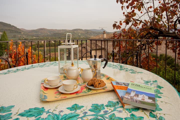 Villa In Centro With Garden And Stunning View - Foligno