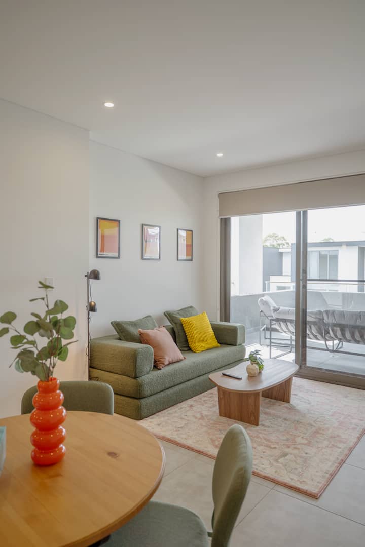 Epping 2br With 2 Secure Parking | Near To Coles - Gordon