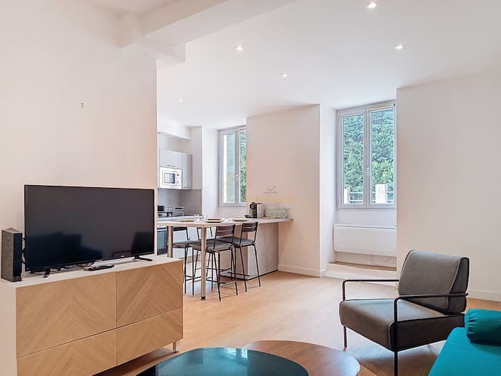 Le Colombier : Centre-ville, Lumineux, Proche Gare - Lac de Paladru